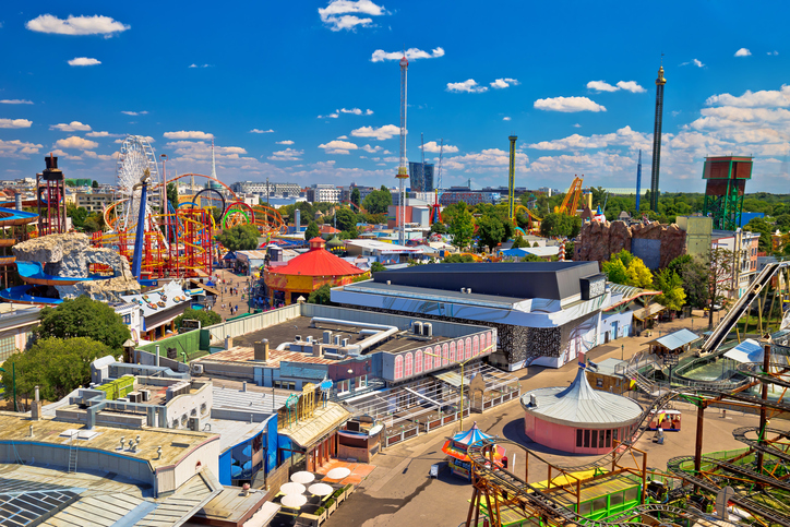 Outdoor Advertising in Amusement Parks | BillboardsIn.com